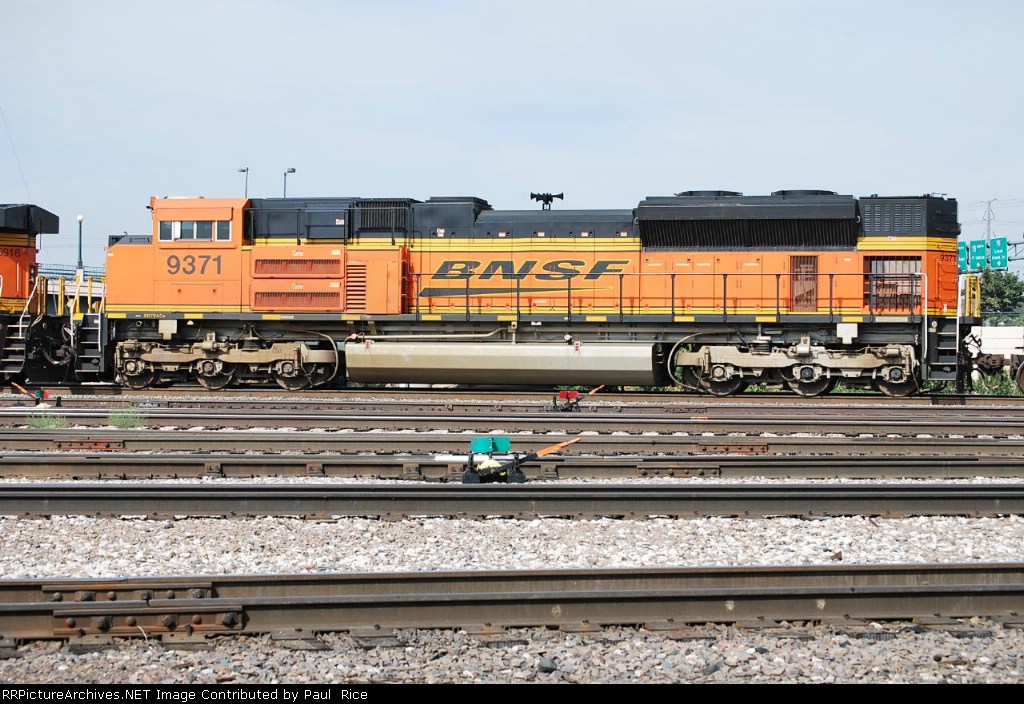 BNSF 9371